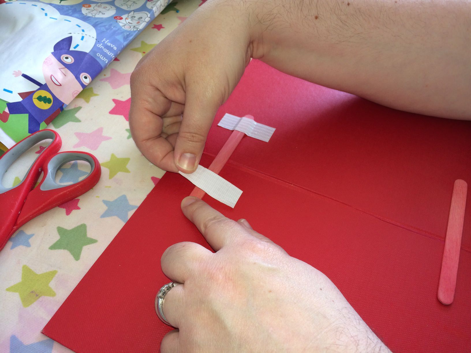 How to make a vintage board game display - the-gingerbread-house.co.uk