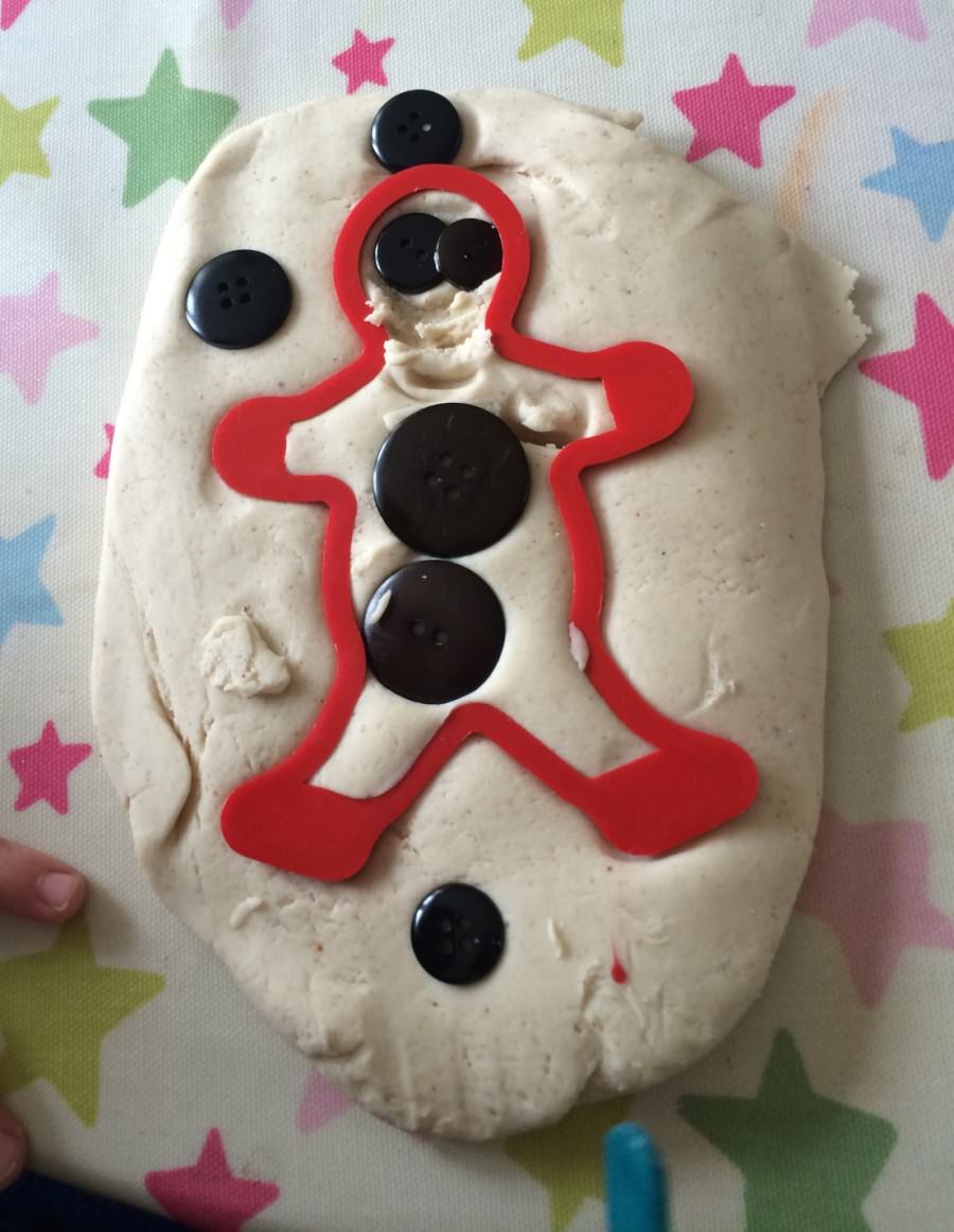 Gingerbread playdough recipe - the-gingerbread-house.co.uk