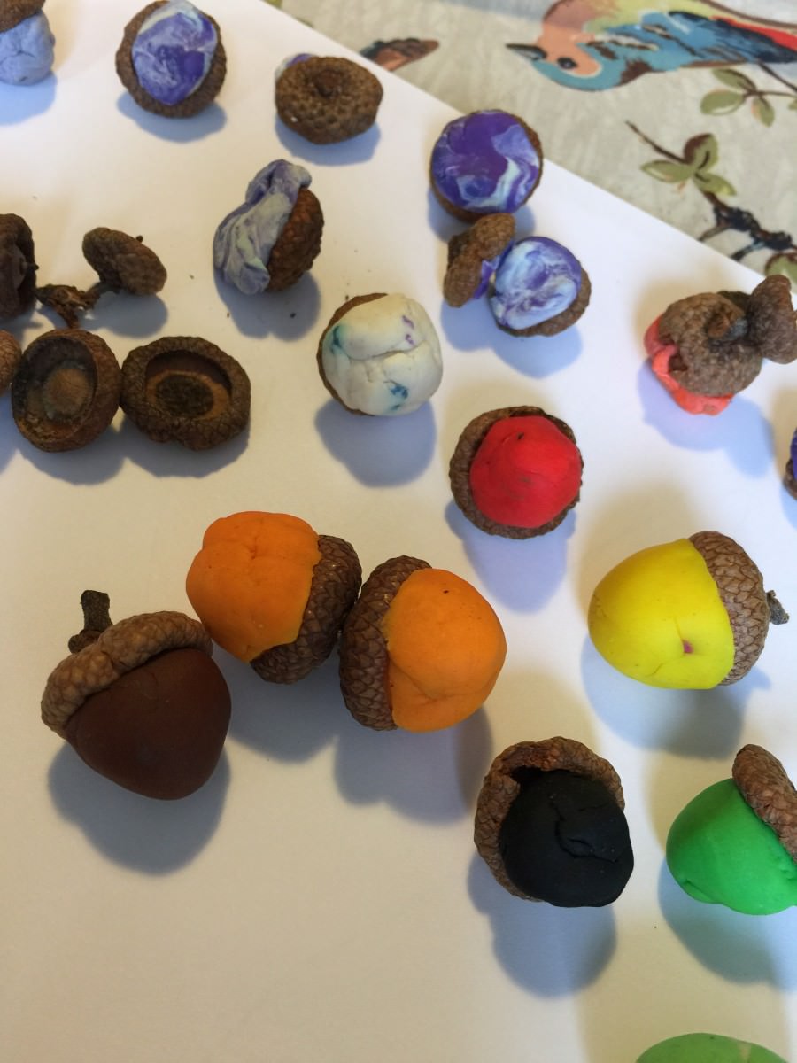 Easy play dough acorns - the-gingerbread-house.co.uk