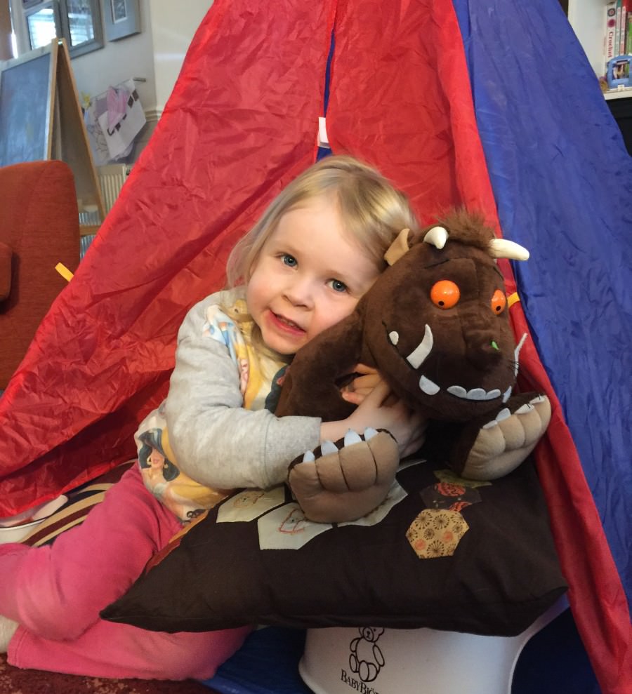 How to make a Gruffalo cave - the-gingerbread-house.co.uk