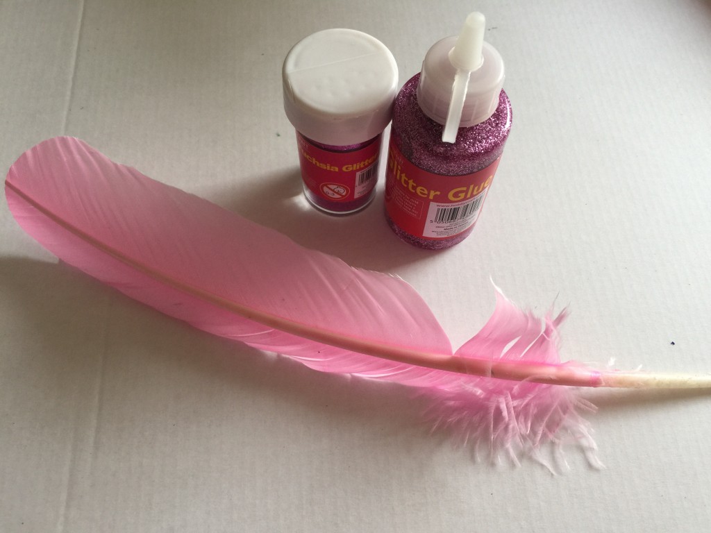 How to ... dipped feathers - the-gingerbread-house.co.uk