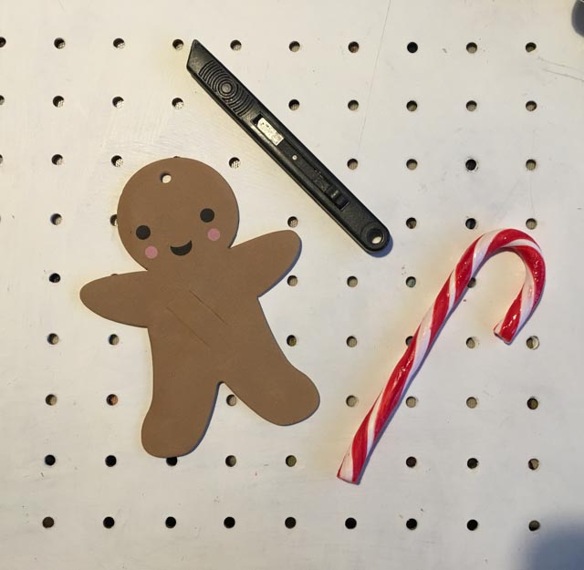 Gingerbread man with candy cane Christmas card - the-gingerbread-house ...