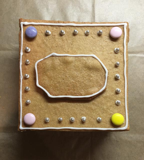 Gingerbread Biscuit Box - the-gingerbread-house.co.uk
