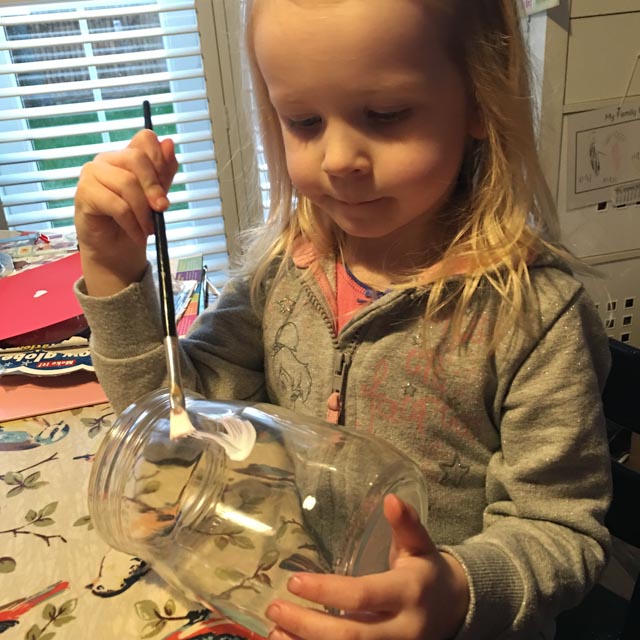 Easy tissue paper Valentine luminary - the-gingerbread-house.co.uk