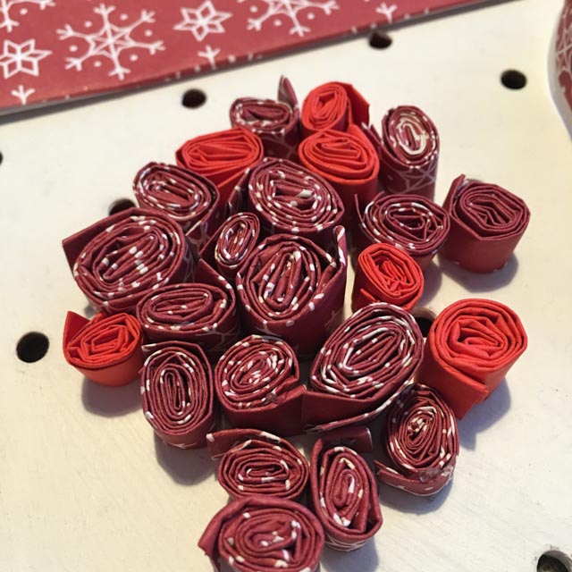 Coiled paper heart craft - the-gingerbread-house.co.uk