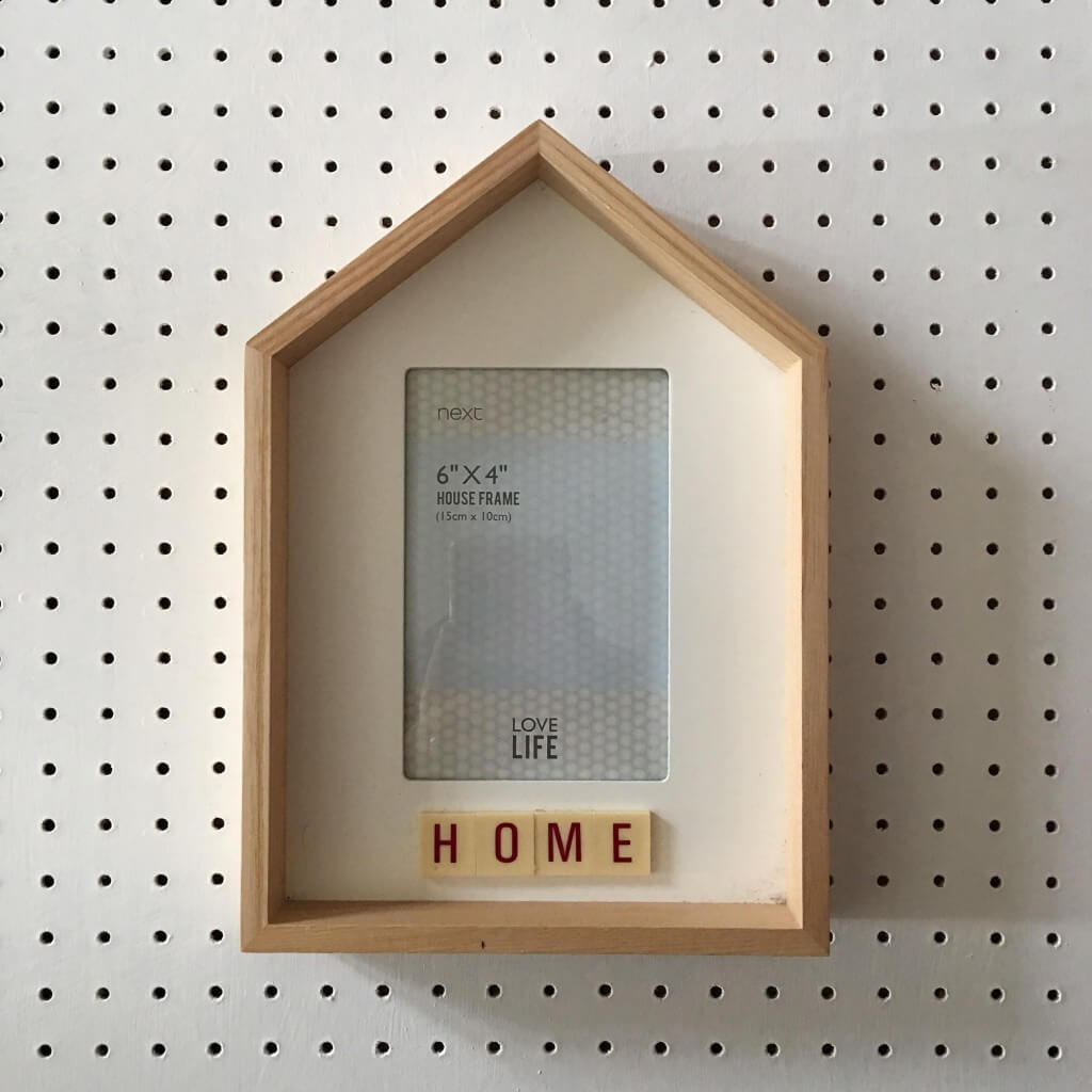 Little house picture frame DIY - the-gingerbread-house.co.uk