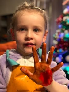 Handprint robin for winter - the-gingerbread-house.co.uk