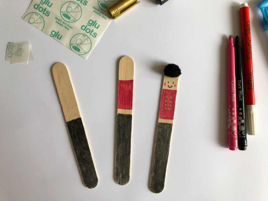 London Guards craft stick activity - the-gingerbread-house.co.uk