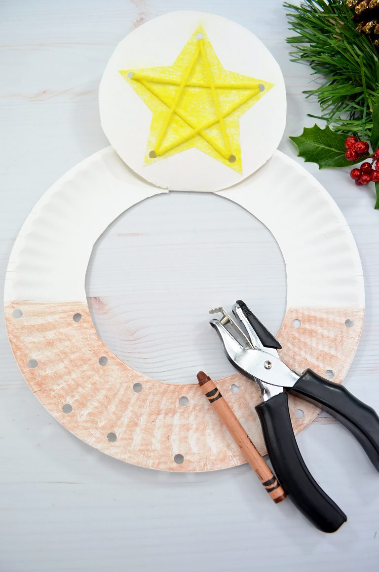 Nativity lacing paper plate craft for kids - the-gingerbread-house.co.uk