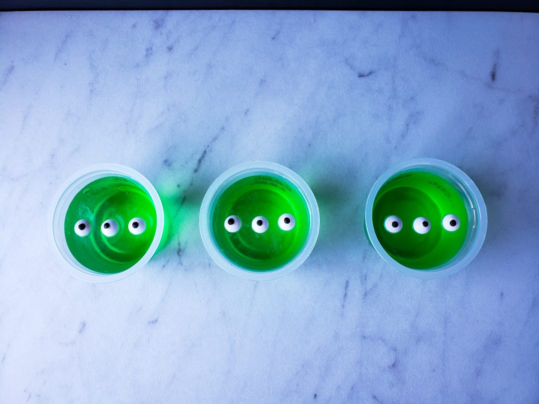 Toy Story Alien Jell-O Cups - the-gingerbread-house.co.uk