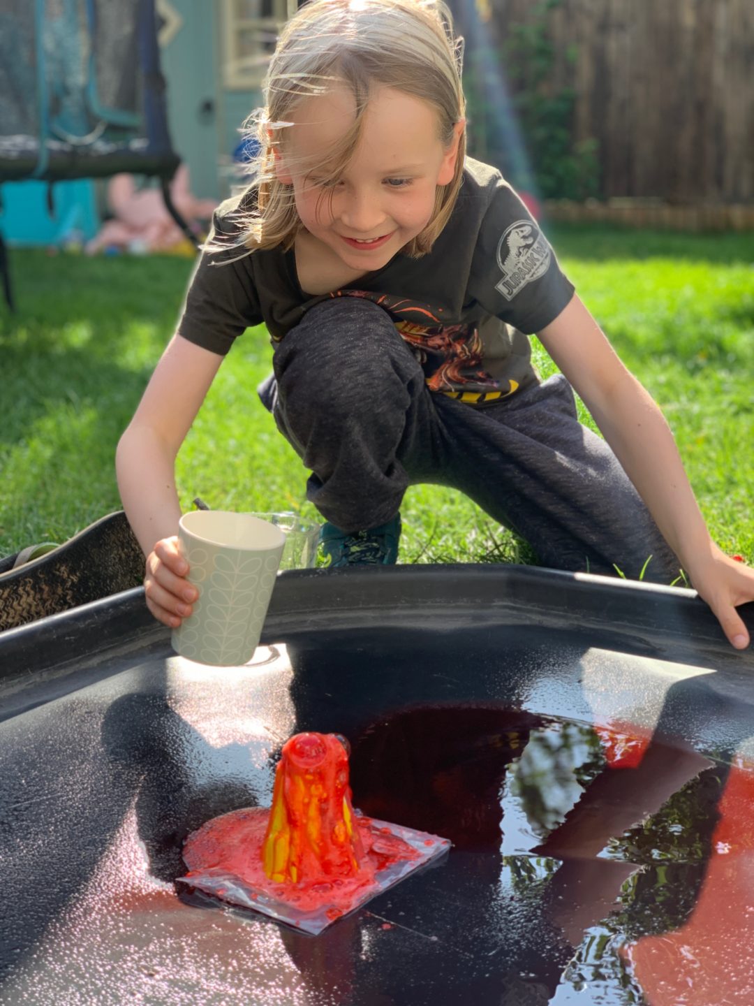 Build Your Own Volcano {STEM at home} - the-gingerbread-house.co.uk