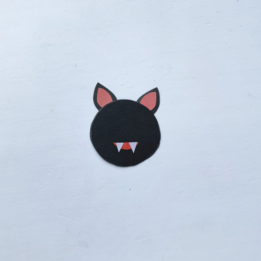 Spooky accordion fold bat craft for kids - the-gingerbread-house.co.uk