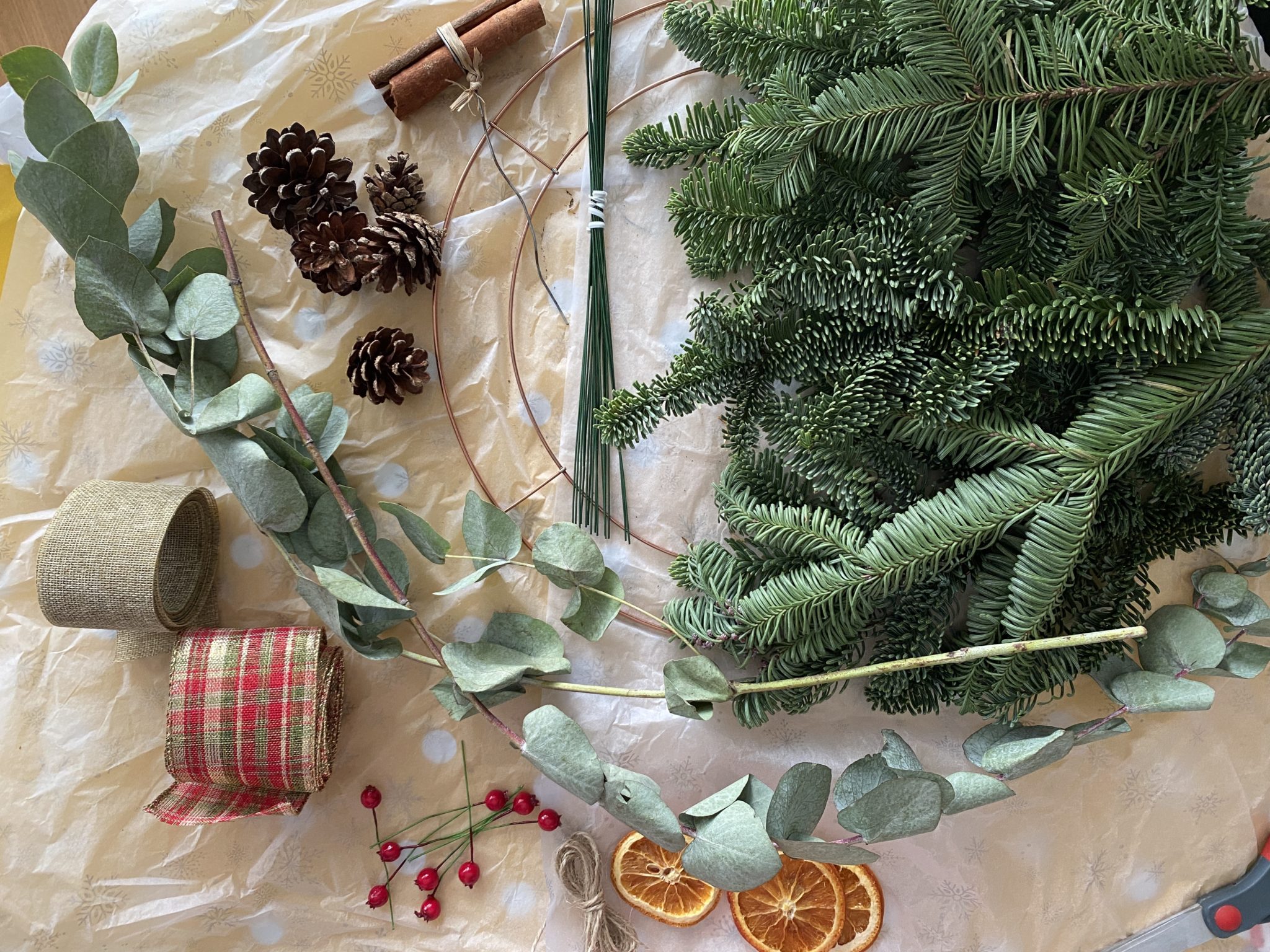 {Giveaway} Christmas Wreath Kit from I Do Handmade - the-gingerbread ...