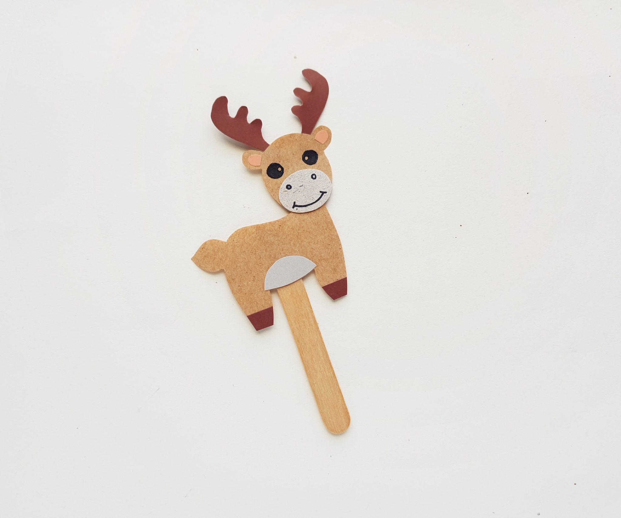 Paper moose bookmark craft for kids - the-gingerbread-house.co.uk