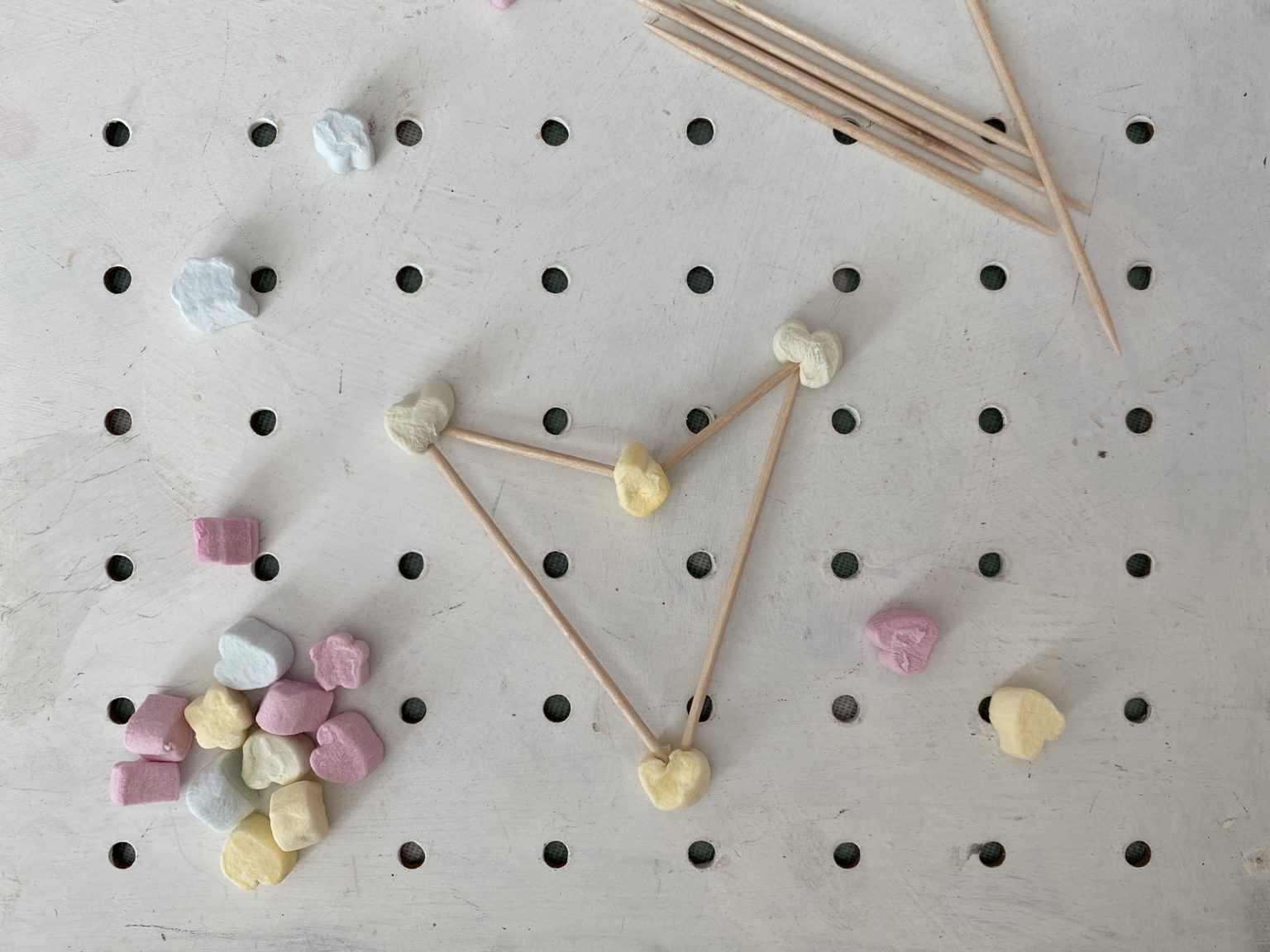 Heart Marshmallow Valentine STEM challenge for kids - the-gingerbread ...