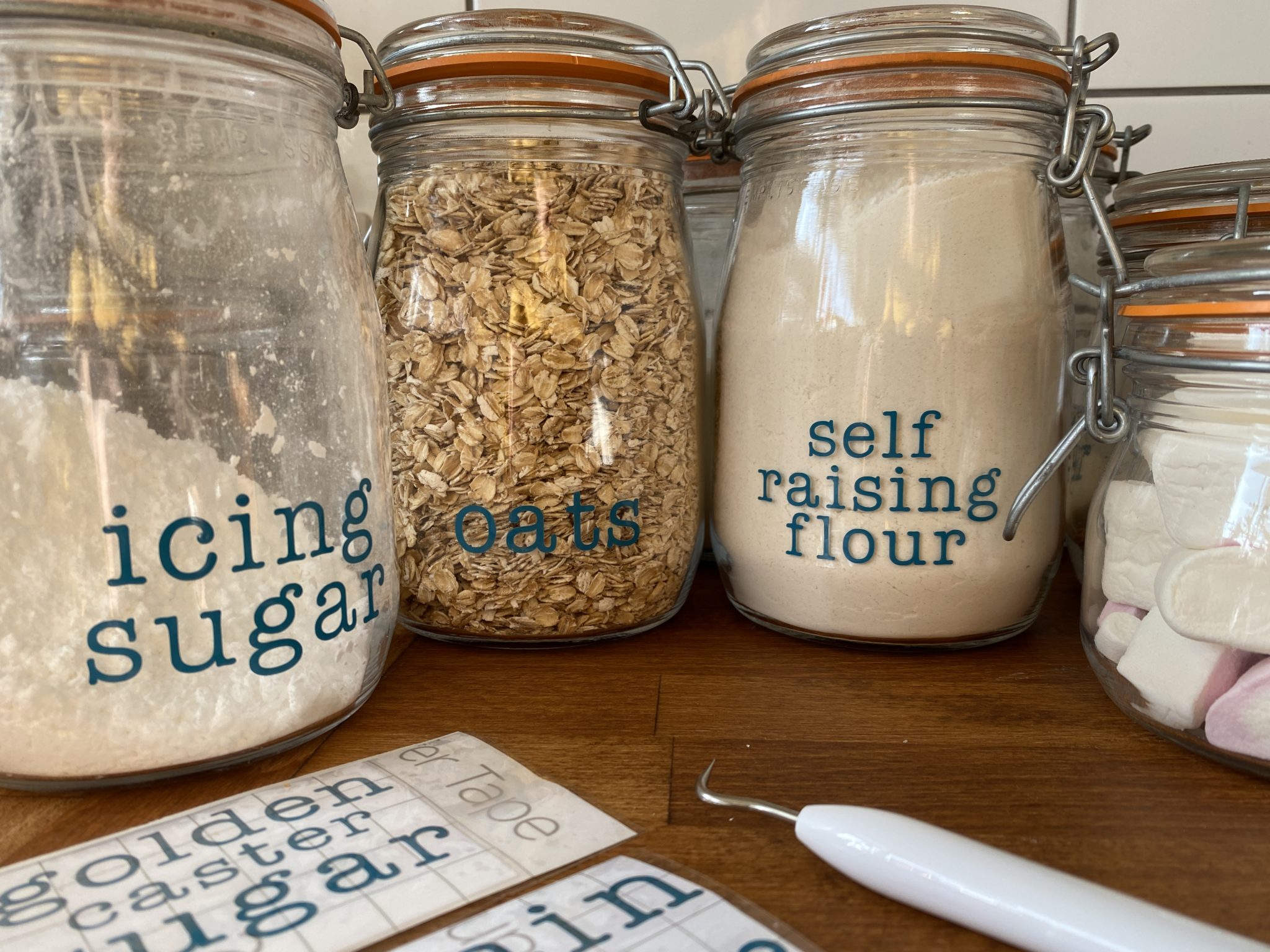 Easy Cricut storage jar labels - the-gingerbread-house.co.uk