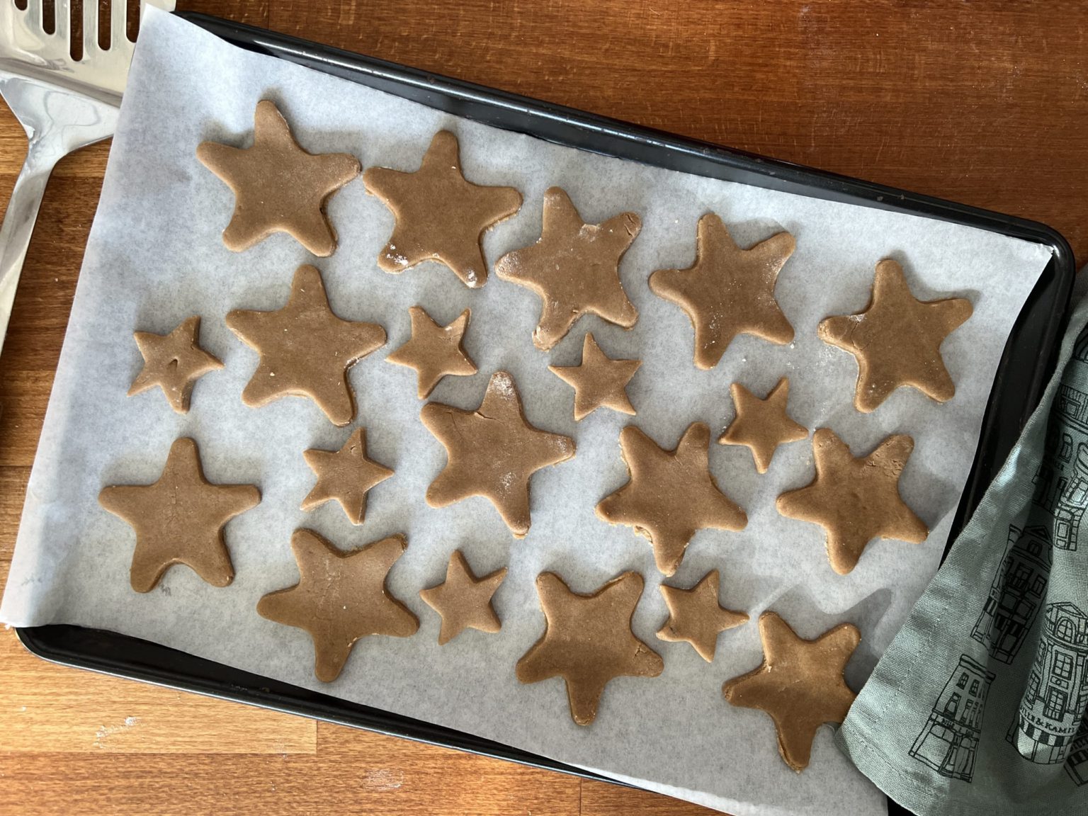 Marvellous Gingerbread Stars {biscuit kit} - the-gingerbread-house.co.uk